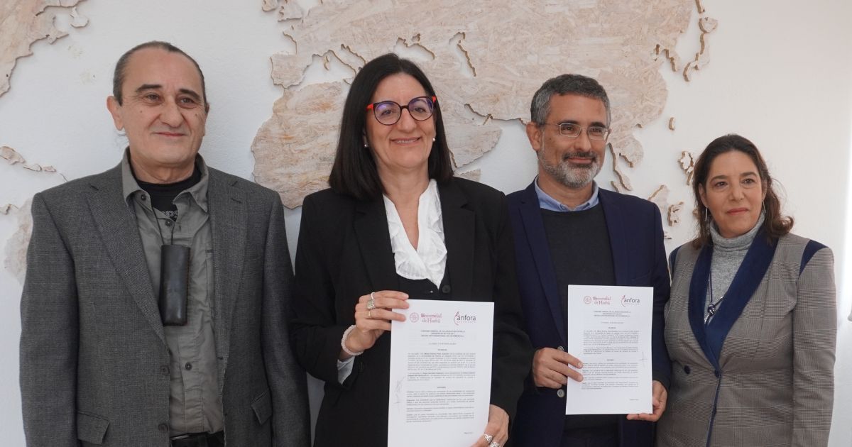 La UHU y Ánfora Arqueología firman un convenio para impulsar proyectos de investigación y ...